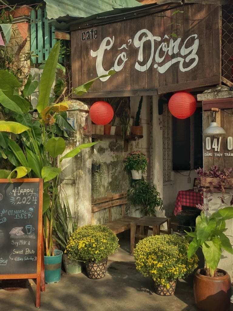 Đánh giá Cổ động cà phê - 30 Đặng Thùy Trâm